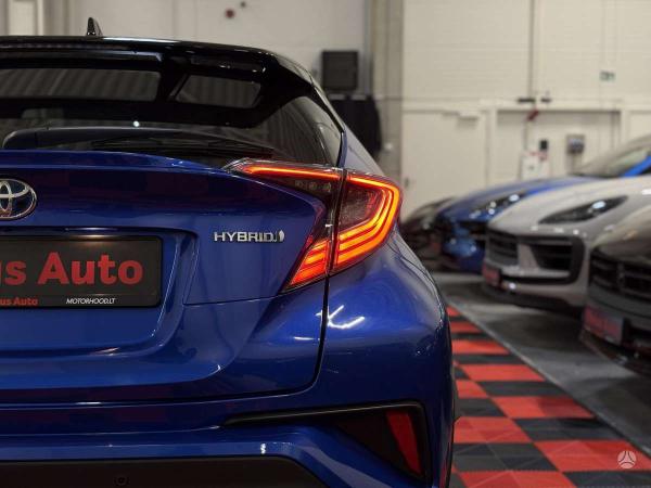 Синий Тойота C-HR 2019 в Вильнюс, объемом двигателя 1.80 л и пробегом 86 тыс. км за 17999 €, фото 8 на AUTOMOTO.COM.LV