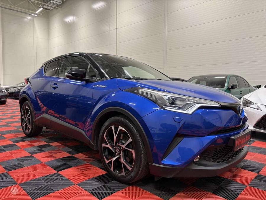 Синий Тойота C-HR 2019 в Вильнюс, объемом двигателя 1.80 л и пробегом 86 тыс. км за 17999 €, фото 4 на AUTOMOTO.COM.LV