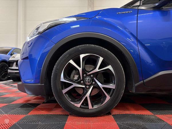 Blue Toyota C-HR 2019 in Vilnius, with an engine capacity of 1.80 L and mileage of 86 thousand km for 17999 €, photo 9 on AUTOMOTO.COM.LV