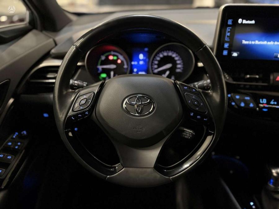 Синий Тойота C-HR 2019 в Вильнюс, объемом двигателя 1.80 л и пробегом 86 тыс. км за 17999 €, фото 20 на AUTOMOTO.COM.LV