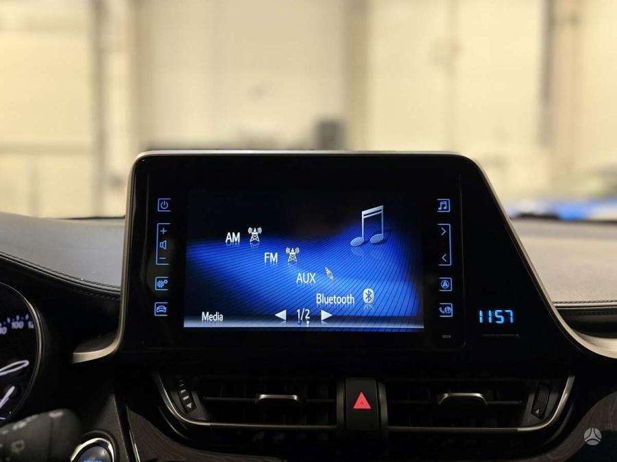 Синий Тойота C-HR 2019 в Вильнюс, объемом двигателя 1.80 л и пробегом 86 тыс. км за 17999 €, фото 25 на AUTOMOTO.COM.LV