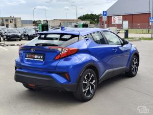 Синий Тойота C-HR 2019 в Шяуляй, объемом двигателя 2.00 л и пробегом 121 тыс. км за 14000 €, фото 5 на AUTOMOTO.COM.LV