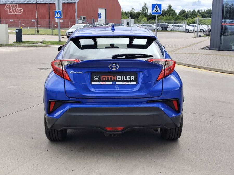 Синий Тойота C-HR 2019 в Шяуляй, объемом двигателя 2.00 л и пробегом 121 тыс. км за 14000 €, фото 7 на AUTOMOTO.COM.LV