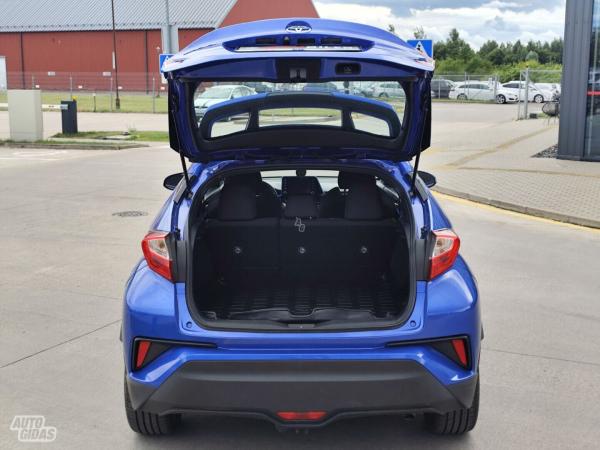 Blue Toyota C-HR 2019 in Siauliai, with an engine capacity of 2.00 L and mileage of 121 thousand km for 14000 €, photo 7 on AUTOMOTO.COM.LV