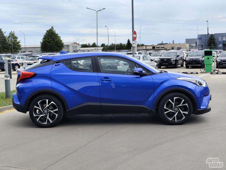 Синий Тойота C-HR 2019 в Шяуляй, объемом двигателя 2.00 л и пробегом 121 тыс. км за 14000 €, фото 10 на AUTOMOTO.COM.LV