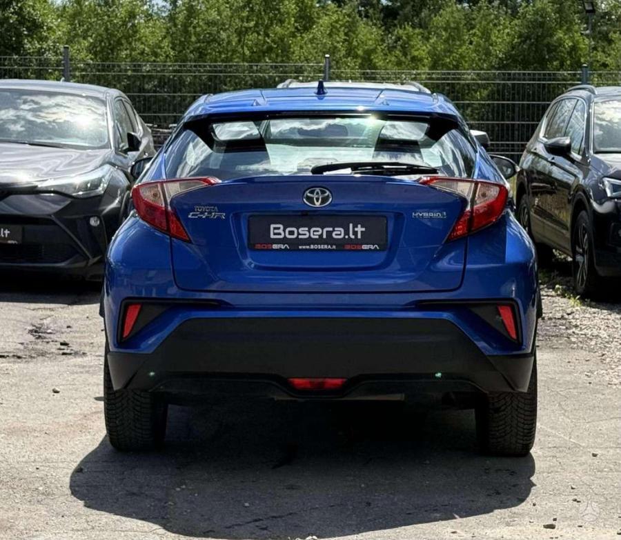 Blue Toyota C-HR 2019 in Vilnius, with an engine capacity of 1.80 L and mileage of 139 thousand km for 15990 €, photo 7 on AUTOMOTO.COM.LV