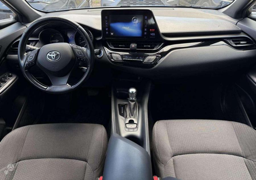 Blue Toyota C-HR 2019 in Vilnius, with an engine capacity of 1.80 L and mileage of 139 thousand km for 15990 €, photo 22 on AUTOMOTO.COM.LV