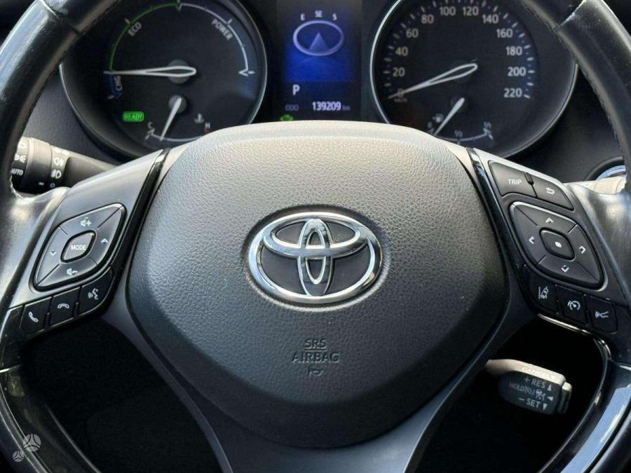 Blue Toyota C-HR 2019 in Vilnius, with an engine capacity of 1.80 L and mileage of 139 thousand km for 15990 €, photo 25 on AUTOMOTO.COM.LV