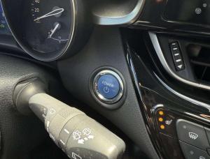 Blue Toyota C-HR 2019 in Vilnius, with an engine capacity of 1.80 L and mileage of 139 thousand km for 15990 €, photo 31 on AUTOMOTO.COM.LV