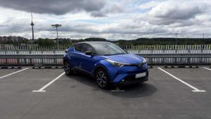 Синий Тойота C-HR 2019 в Вильнюс, объемом двигателя 1.20 л и пробегом 59 тыс. км за 16000 €, фото  на AUTOMOTO.COM.LV