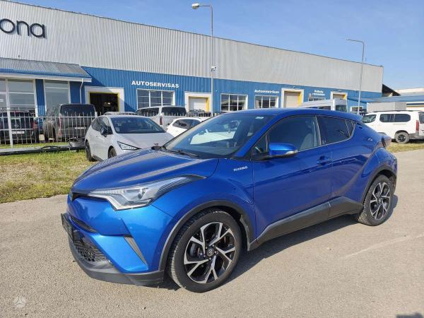 Blue Toyota C-HR 2019 in Siauliai, with an engine capacity of 1.80 L and mileage of 69 thousand km for 15900 €, photo 1 on AUTOMOTO.COM.LV