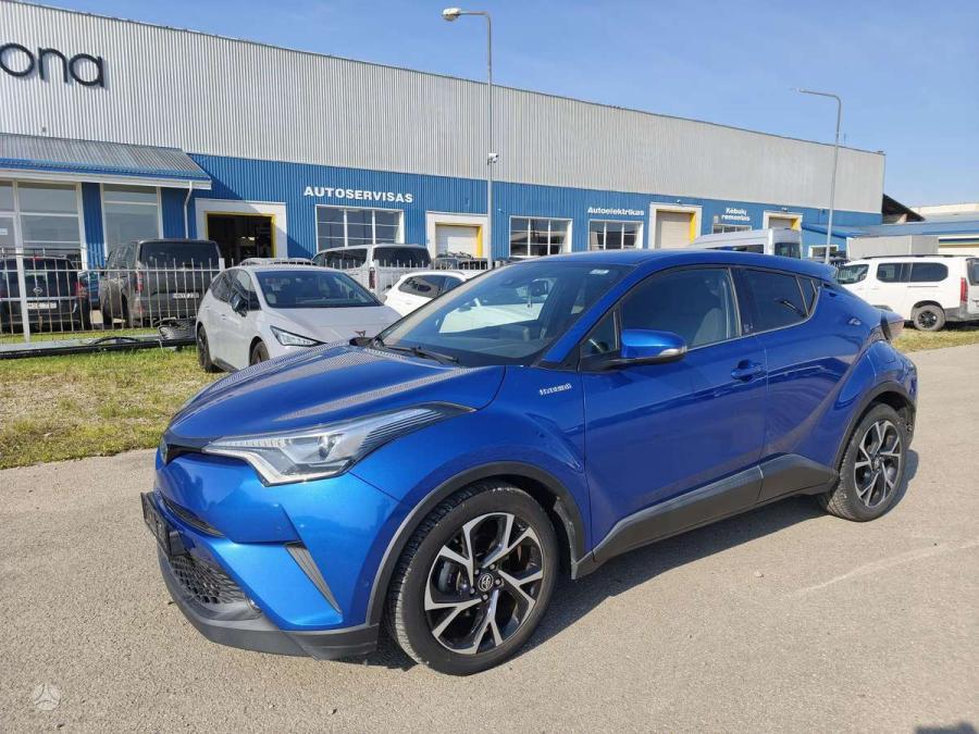 Zils Toyota C-HR 2019 Šauļi, ar dzinēja tilpumu 1.80 L un nobraukumu 69 tūkst. km par 15900 €, foto 1 vietnē AUTOMOTO.COM.LV