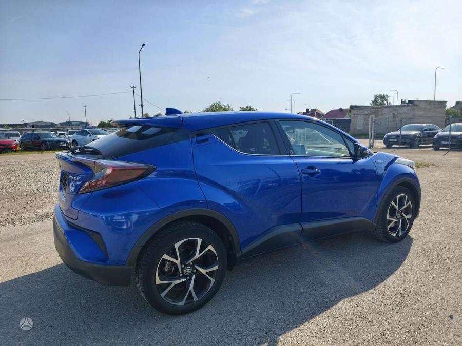 Zils Toyota C-HR 2019 Šauļi, ar dzinēja tilpumu 1.80 L un nobraukumu 69 tūkst. km par 15900 €, foto 5 vietnē AUTOMOTO.COM.LV