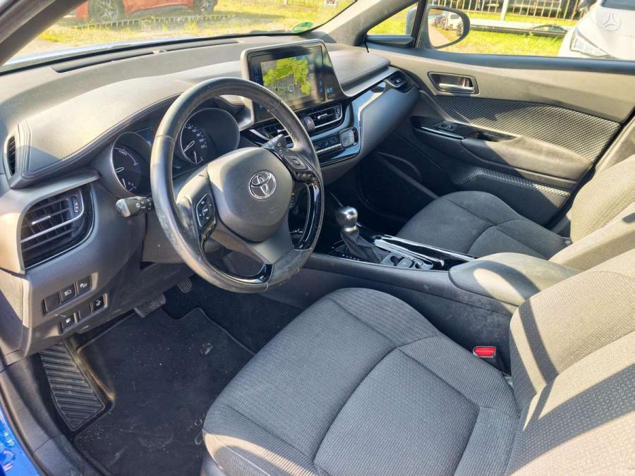 Zils Toyota C-HR 2019 Šauļi, ar dzinēja tilpumu 1.80 L un nobraukumu 69 tūkst. km par 15900 €, foto 9 vietnē AUTOMOTO.COM.LV