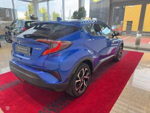 Blue Toyota C-HR 2019 in Siauliai, with an engine capacity of 1.80 L and mileage of 69 thousand km for 19900 €, photo 7 on AUTOMOTO.COM.LV