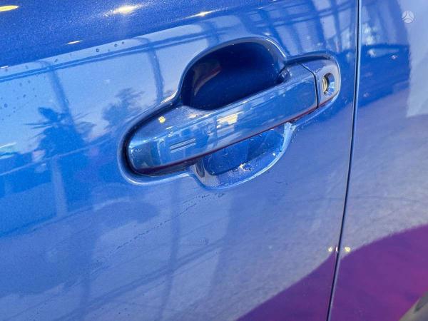 Zils Toyota C-HR 2019 Šauļi, ar dzinēja tilpumu 1.80 L un nobraukumu 69 tūkst. km par 19900 €, foto 10 vietnē AUTOMOTO.COM.LV
