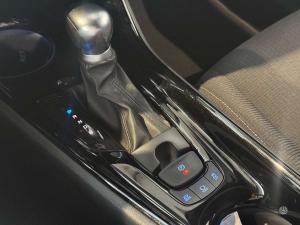 Blue Toyota C-HR 2019 in Siauliai, with an engine capacity of 1.80 L and mileage of 69 thousand km for 19900 €, photo 22 on AUTOMOTO.COM.LV