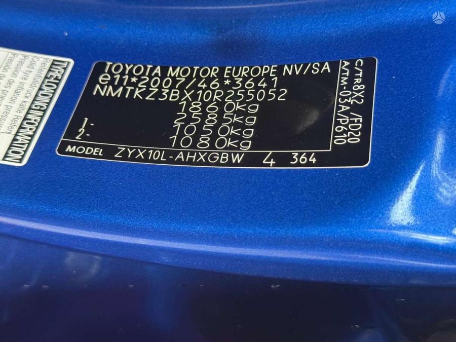 Blue Toyota C-HR 2019 in Siauliai, with an engine capacity of 1.80 L and mileage of 69 thousand km for 19900 €, photo 28 on AUTOMOTO.COM.LV