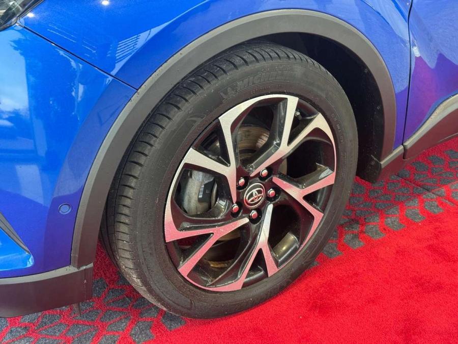 Blue Toyota C-HR 2019 in Siauliai, with an engine capacity of 1.80 L and mileage of 69 thousand km for 19900 €, photo 29 on AUTOMOTO.COM.LV