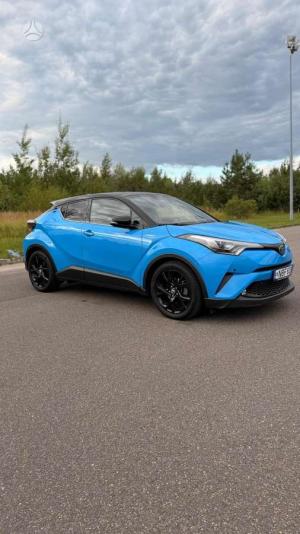 Синий Тойота C-HR 2019 в Вильнюс, объемом двигателя 1.80 л и пробегом 111 тыс. км за 18000 €, фото  на AUTOMOTO.COM.LV