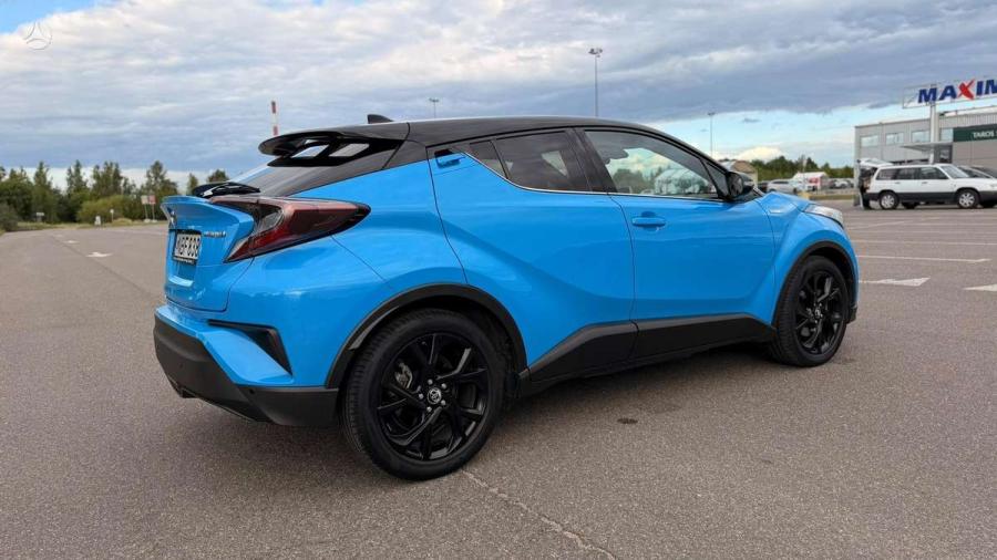 Синий Тойота C-HR 2019 в Вильнюс, объемом двигателя 1.80 л и пробегом 111 тыс. км за 18000 €, фото 5 на AUTOMOTO.COM.LV