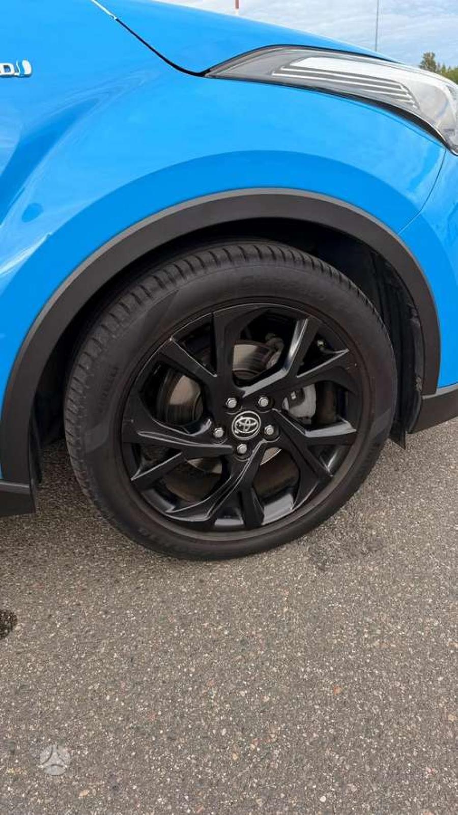 Синий Тойота C-HR 2019 в Вильнюс, объемом двигателя 1.80 л и пробегом 111 тыс. км за 18000 €, фото 11 на AUTOMOTO.COM.LV