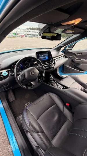 Синий Тойота C-HR 2019 в Вильнюс, объемом двигателя 1.80 л и пробегом 111 тыс. км за 18000 €, фото 12 на AUTOMOTO.COM.LV