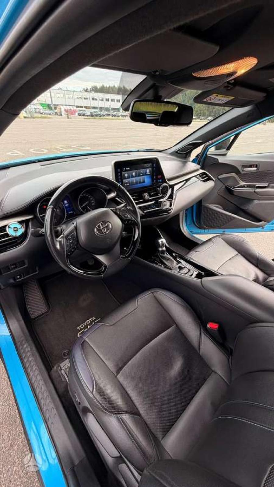 Синий Тойота C-HR 2019 в Вильнюс, объемом двигателя 1.80 л и пробегом 111 тыс. км за 18000 €, фото 12 на AUTOMOTO.COM.LV