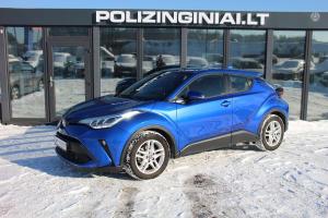 Blue Toyota C-HR 2020 in Vilnius, with an engine capacity of 1.80 L and mileage of 124 thousand km for 17950 €, photo  on AUTOMOTO.COM.LV
