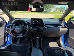 Zils Toyota C-HR 2020 Rīga, ar dzinēja tilpumu 1.80 L un nobraukumu 74 tūkst. km par 19430 €, foto 8 vietnē AUTOMOTO.COM.LV