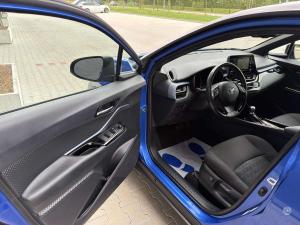 Blue Toyota C-HR 2020 in Siauliai, with an engine capacity of 1.80 L and mileage of 185 thousand km for 17990 €, photo 13 on AUTOMOTO.COM.LV