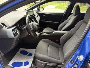 Blue Toyota C-HR 2020 in Siauliai, with an engine capacity of 1.80 L and mileage of 185 thousand km for 17990 €, photo 14 on AUTOMOTO.COM.LV