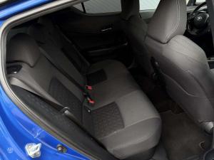 Blue Toyota C-HR 2020 in Siauliai, with an engine capacity of 1.80 L and mileage of 185 thousand km for 17990 €, photo 18 on AUTOMOTO.COM.LV