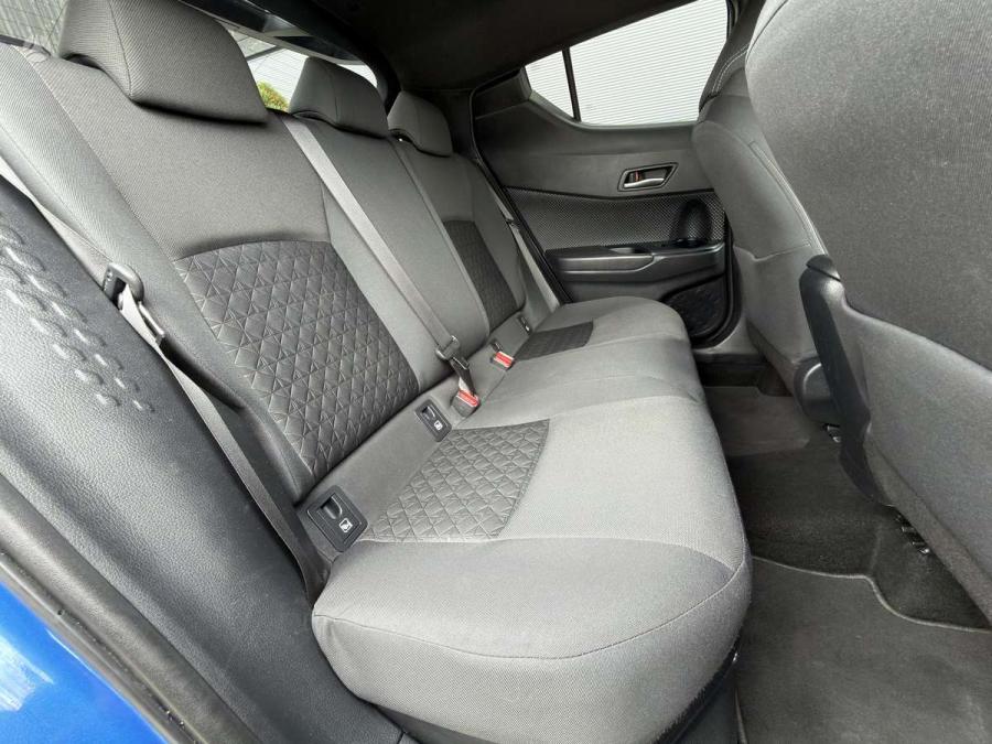 Blue Toyota C-HR 2020 in Siauliai, with an engine capacity of 1.80 L and mileage of 185 thousand km for 17990 €, photo 19 on AUTOMOTO.COM.LV