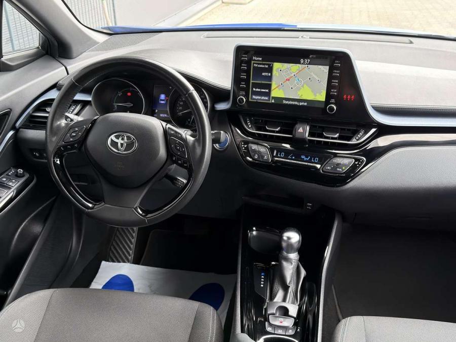 Blue Toyota C-HR 2020 in Siauliai, with an engine capacity of 1.80 L and mileage of 185 thousand km for 17990 €, photo 21 on AUTOMOTO.COM.LV