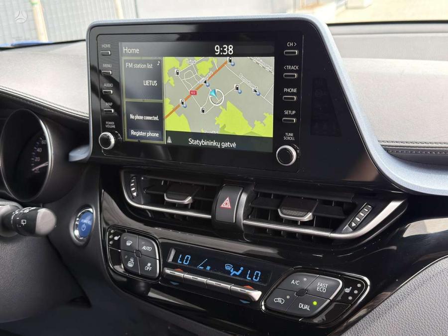 Blue Toyota C-HR 2020 in Siauliai, with an engine capacity of 1.80 L and mileage of 185 thousand km for 17990 €, photo 27 on AUTOMOTO.COM.LV