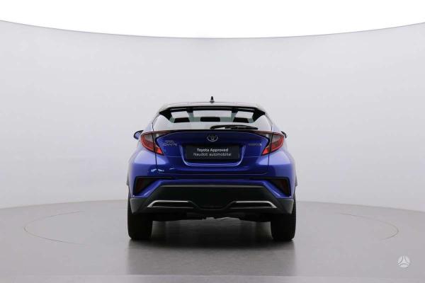 Синий Тойота C-HR 2020 в Вильнюс, объемом двигателя 1.99 л и пробегом 95 тыс. км за 23900 €, фото 5 на AUTOMOTO.COM.LV