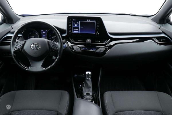 Синий Тойота C-HR 2020 в Вильнюс, объемом двигателя 1.99 л и пробегом 95 тыс. км за 23900 €, фото 7 на AUTOMOTO.COM.LV