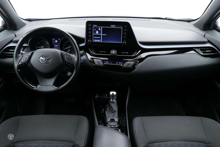 Синий Тойота C-HR 2020 в Вильнюс, объемом двигателя 1.99 л и пробегом 95 тыс. км за 23900 €, фото 8 на AUTOMOTO.COM.LV