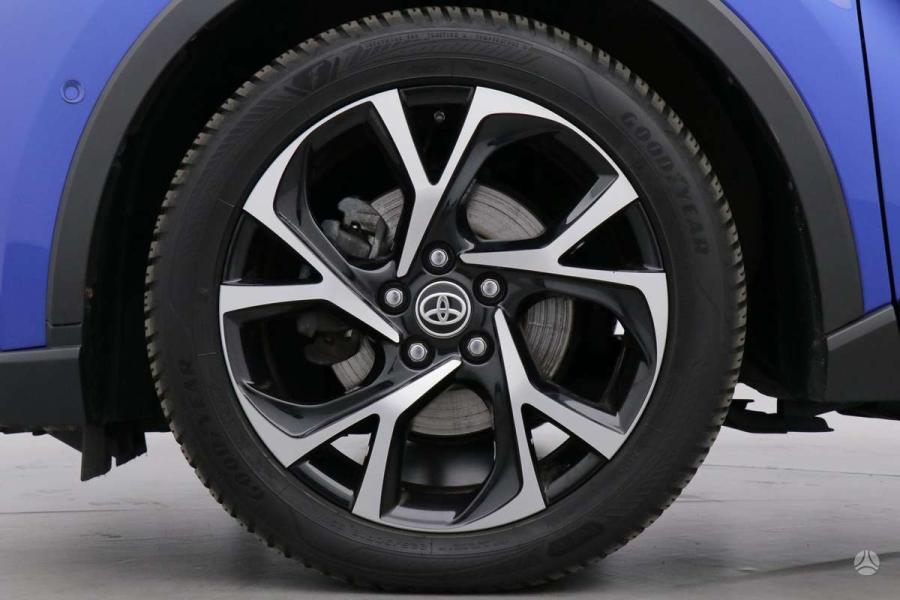 Синий Тойота C-HR 2020 в Вильнюс, объемом двигателя 1.99 л и пробегом 95 тыс. км за 23900 €, фото 17 на AUTOMOTO.COM.LV
