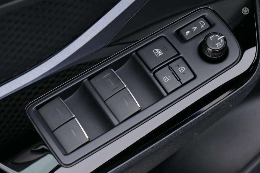Синий Тойота C-HR 2020 в Вильнюс, объемом двигателя 1.99 л и пробегом 95 тыс. км за 23900 €, фото 26 на AUTOMOTO.COM.LV