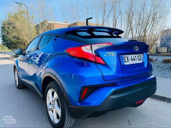 Blue Toyota C-HR 2020 in Kaunas, with an engine capacity of 1.80 L and mileage of 158 thousand km for 15990 €, photo 6 on AUTOMOTO.COM.LV