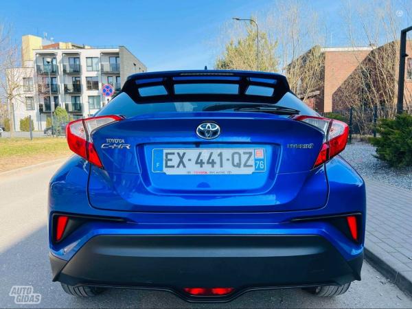 Blue Toyota C-HR 2020 in Kaunas, with an engine capacity of 1.80 L and mileage of 158 thousand km for 15990 €, photo 7 on AUTOMOTO.COM.LV