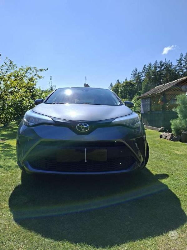 Blue Toyota C-HR 2020 in Alytus, with an engine capacity of 1.20 L and mileage of 43 thousand km for 17200 €, photo 4 on AUTOMOTO.COM.LV