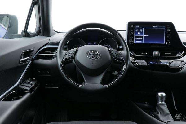 Синий Тойота C-HR 2020 в Вильнюс, объемом двигателя 1.99 л и пробегом 95 тыс. км за 22900 €, фото 9 на AUTOMOTO.COM.LV