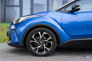 Zils Toyota C-HR 2020 Viļņa, ar dzinēja tilpumu 1.80 L un nobraukumu 144 tūkst. km par 19500 €, foto 10 vietnē AUTOMOTO.COM.LV