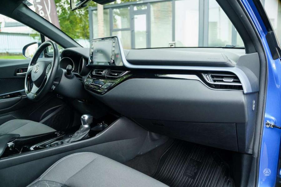 Zils Toyota C-HR 2020 Viļņa, ar dzinēja tilpumu 1.80 L un nobraukumu 144 tūkst. km par 19500 €, foto 21 vietnē AUTOMOTO.COM.LV