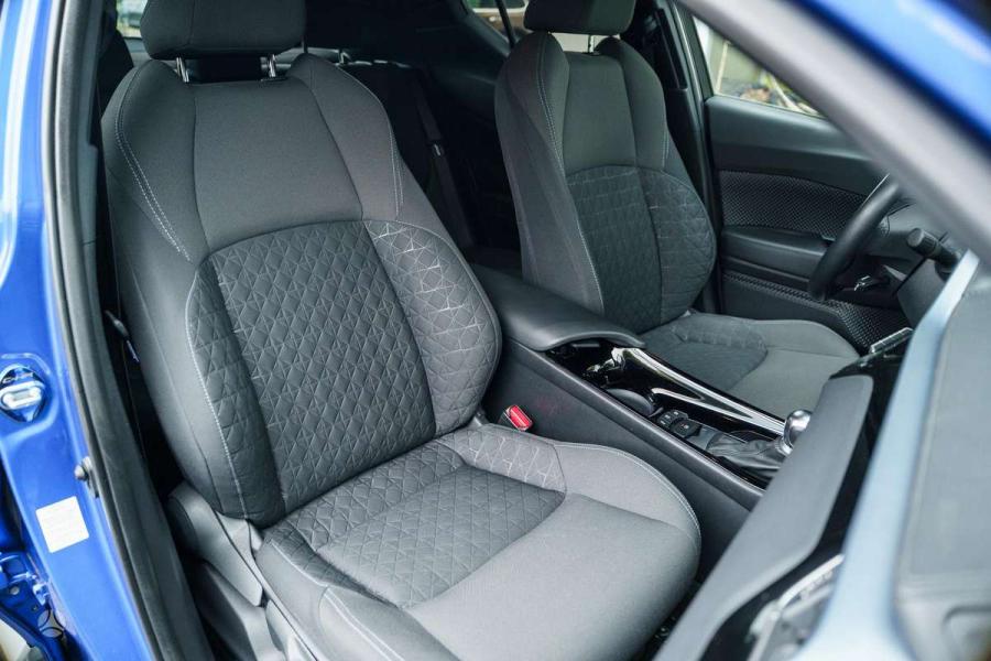 Zils Toyota C-HR 2020 Viļņa, ar dzinēja tilpumu 1.80 L un nobraukumu 144 tūkst. km par 19500 €, foto 22 vietnē AUTOMOTO.COM.LV