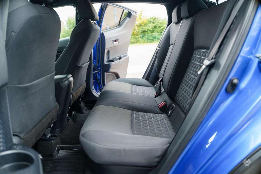 Zils Toyota C-HR 2020 Viļņa, ar dzinēja tilpumu 1.80 L un nobraukumu 144 tūkst. km par 19500 €, foto 24 vietnē AUTOMOTO.COM.LV