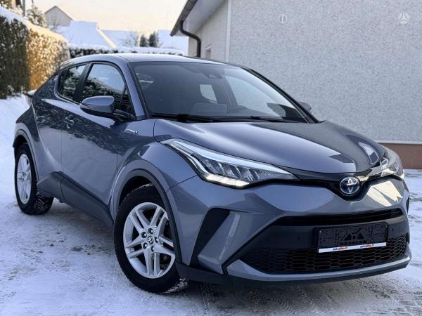 Синий Тойота C-HR 2021 в Укмерге, объемом двигателя 1.80 л и пробегом 190 тыс. км за 15950 €, фото 2 на AUTOMOTO.COM.LV